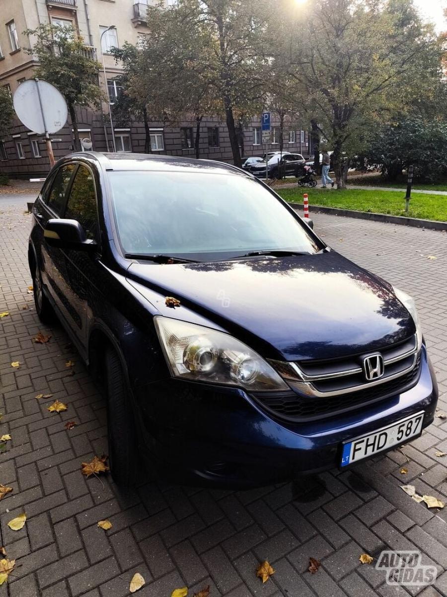 Honda CR-V 2010 in Vilnius, with an engine capacity of 2.40 L and mileage of 220 thousand km for 3500 €, photo 4 on AUTOMOTO.COM.LV