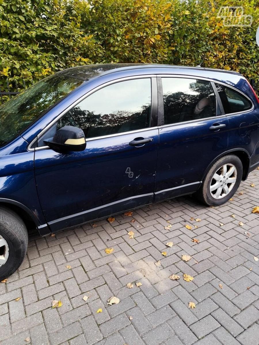 Honda CR-V 2010 in Vilnius, with an engine capacity of 2.40 L and mileage of 220 thousand km for 3500 €, photo 7 on AUTOMOTO.COM.LV