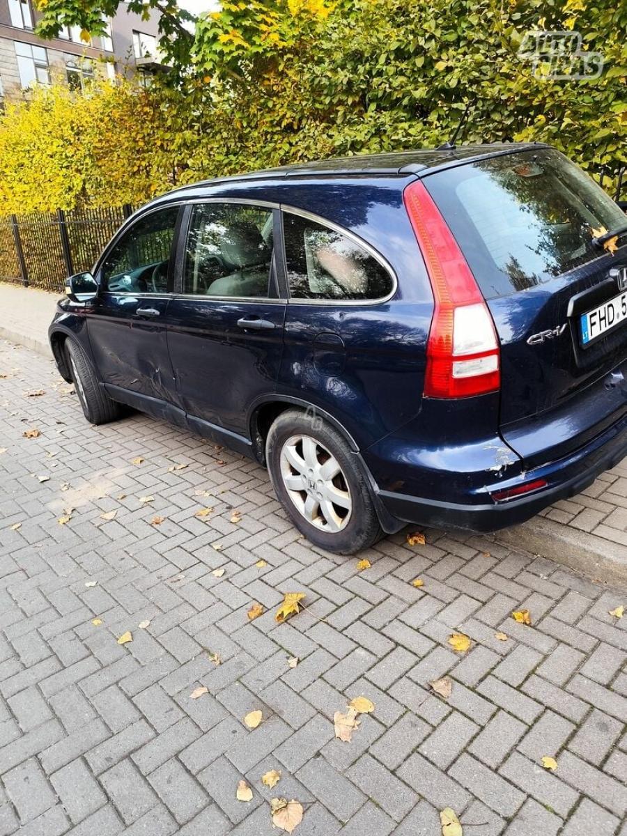 Honda CR-V 2010 in Vilnius, with an engine capacity of 2.40 L and mileage of 220 thousand km for 3500 €, photo 11 on AUTOMOTO.COM.LV