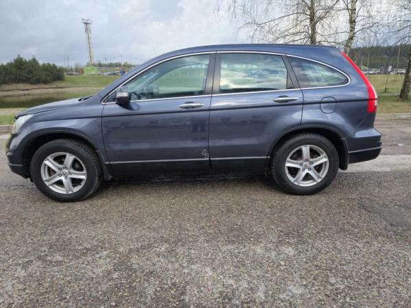 Honda CR-V 2011 Viļņa, ar dzinēja tilpumu 2.20 L un nobraukumu 223 tūkst. km par 7200 €, foto 5 vietnē AUTOMOTO.COM.LV