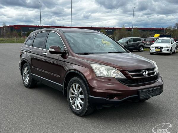 Honda CR-V 2011 in Vilnius, with an engine capacity of 2.00 L and mileage of 370 thousand km for 5900 €, photo 3 on AUTOMOTO.COM.LV