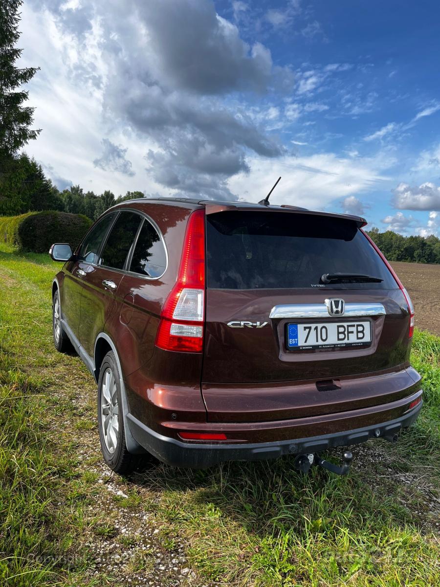 Honda CR-V 2011 in Tallinn, with an engine capacity of 2.00 L and mileage of 297 thousand km for 6900 €, photo 4 on AUTOMOTO.COM.LV