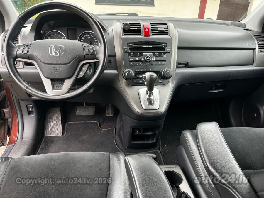 Honda CR-V 2011 in Tallinn, with an engine capacity of 2.00 L and mileage of 297 thousand km for 6900 €, photo 7 on AUTOMOTO.COM.LV