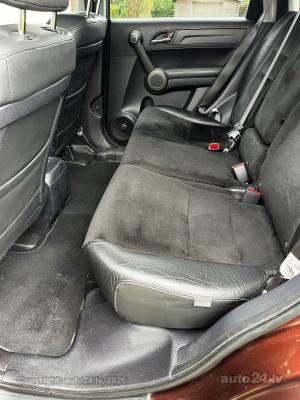 Honda CR-V 2011 in Tallinn, with an engine capacity of 2.00 L and mileage of 297 thousand km for 6900 €, photo 8 on AUTOMOTO.COM.LV