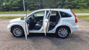 Honda CR-V 2011 in Vilnius, with an engine capacity of 2.20 L and mileage of 248 thousand km for 7999 €, photo 8 on AUTOMOTO.COM.LV