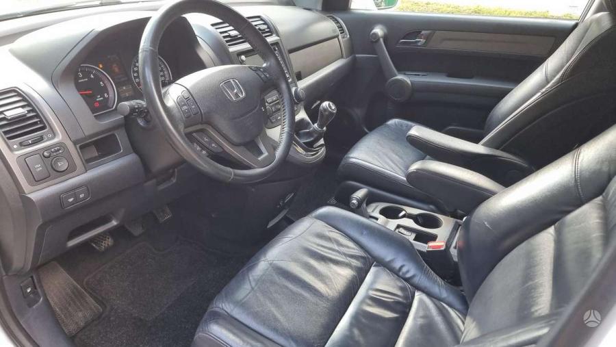 Honda CR-V 2011 in Vilnius, with an engine capacity of 2.20 L and mileage of 248 thousand km for 7999 €, photo 12 on AUTOMOTO.COM.LV