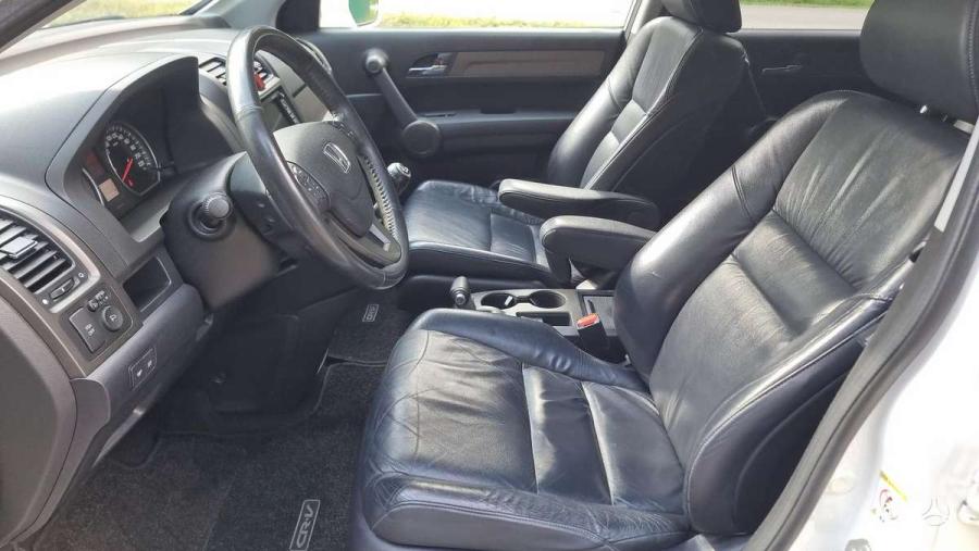 Honda CR-V 2011 in Vilnius, with an engine capacity of 2.20 L and mileage of 248 thousand km for 7999 €, photo 13 on AUTOMOTO.COM.LV