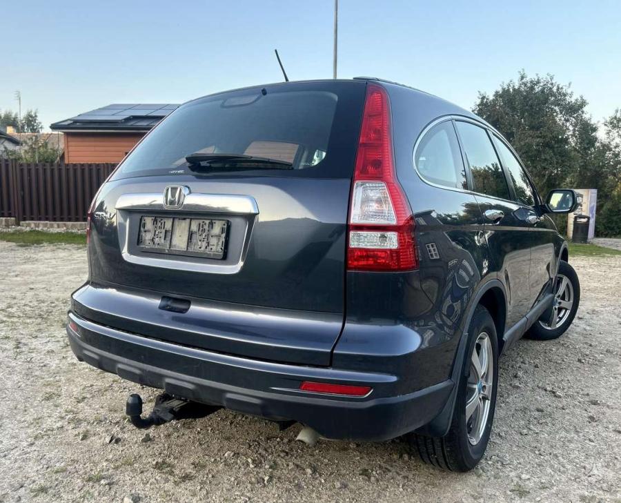Honda CR-V 2011 in Kaisiadorys, with an engine capacity of 2.20 L and mileage of 281 thousand km for 5900 €, photo 5 on AUTOMOTO.COM.LV