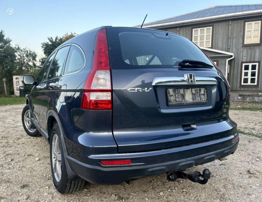 Honda CR-V 2011 in Kaisiadorys, with an engine capacity of 2.20 L and mileage of 281 thousand km for 5900 €, photo 6 on AUTOMOTO.COM.LV