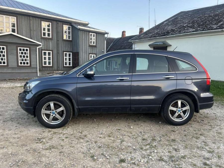 Honda CR-V 2011 in Kaisiadorys, with an engine capacity of 2.20 L and mileage of 281 thousand km for 5900 €, photo 7 on AUTOMOTO.COM.LV