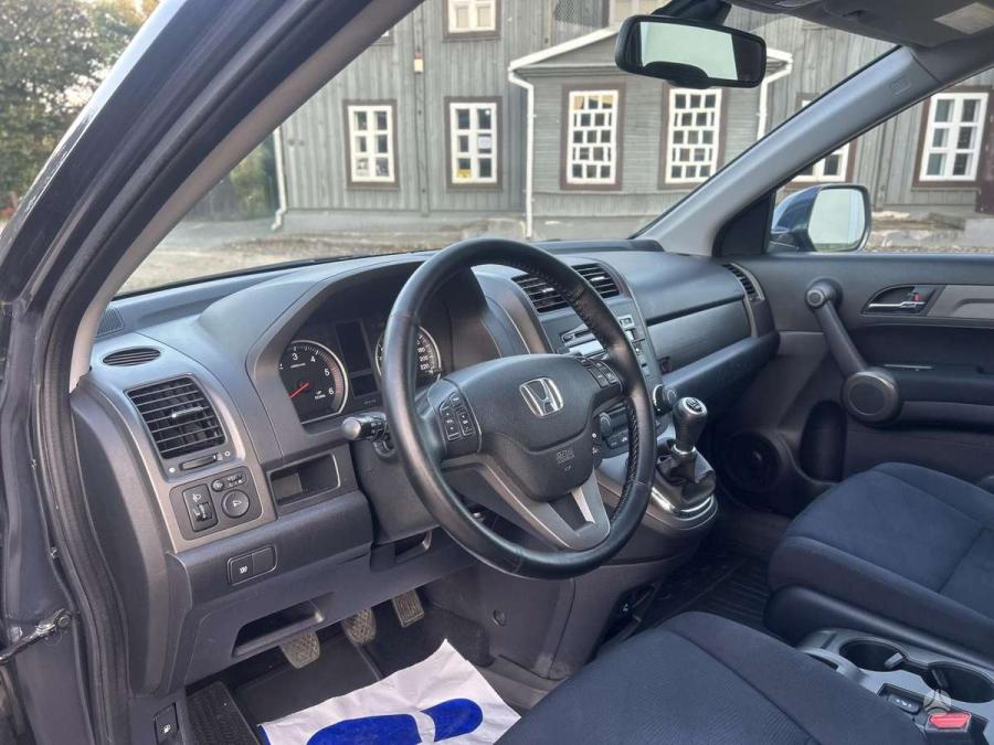 Honda CR-V 2011 in Kaisiadorys, with an engine capacity of 2.20 L and mileage of 281 thousand km for 5900 €, photo 12 on AUTOMOTO.COM.LV
