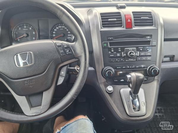 Honda CR-V 2011 in Siauliai, with an engine capacity of 2.20 L and mileage of 355 thousand km for 5750 €, photo 4 on AUTOMOTO.COM.LV
