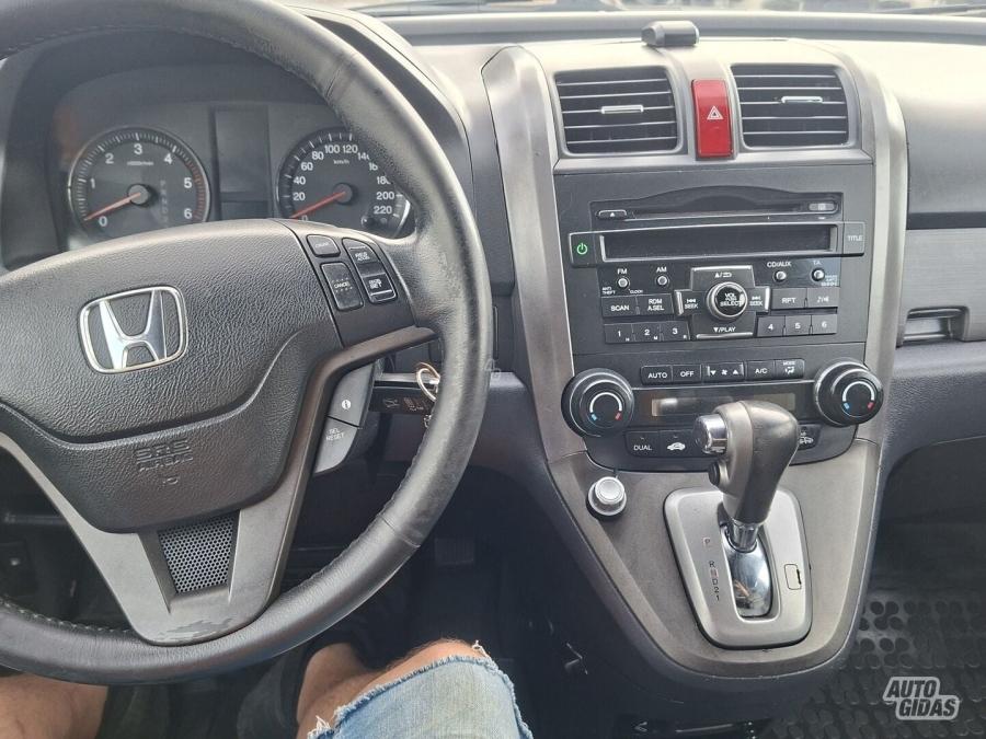 Honda CR-V 2011 in Siauliai, with an engine capacity of 2.20 L and mileage of 355 thousand km for 5750 €, photo 4 on AUTOMOTO.COM.LV