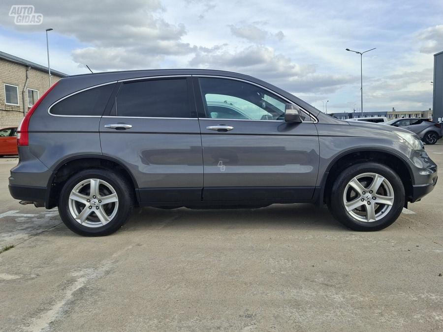 Honda CR-V 2011 in Siauliai, with an engine capacity of 2.20 L and mileage of 355 thousand km for 5750 €, photo 8 on AUTOMOTO.COM.LV