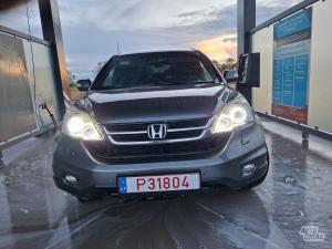 Honda CR-V 2011 in Siauliai, with an engine capacity of 2.20 L and mileage of 350 thousand km for 5750 €, photo 3 on AUTOMOTO.COM.LV