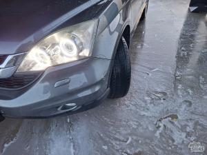 Honda CR-V 2011 in Siauliai, with an engine capacity of 2.20 L and mileage of 350 thousand km for 5750 €, photo 4 on AUTOMOTO.COM.LV