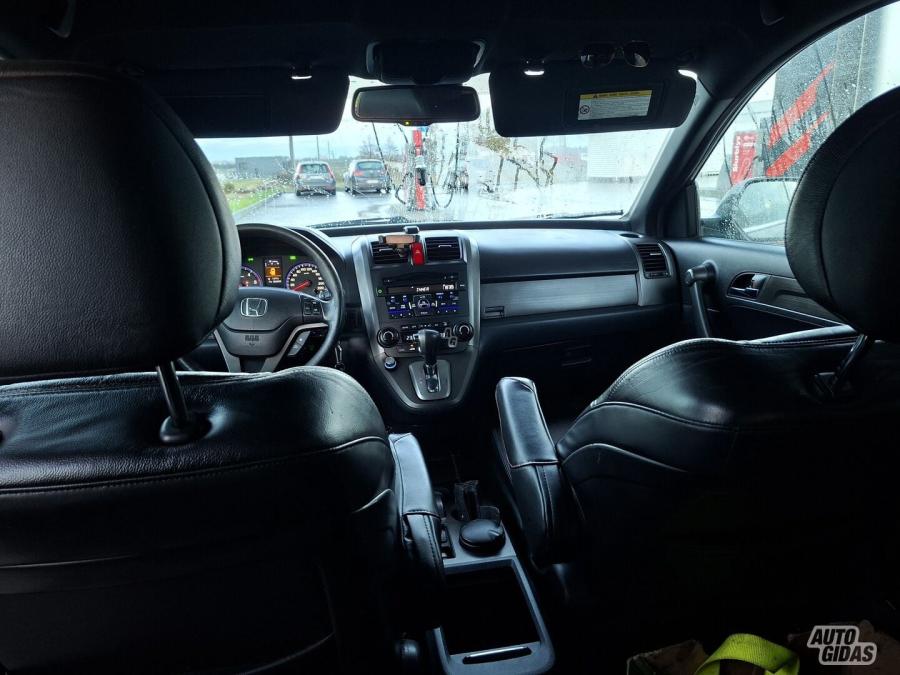 Honda CR-V 2011 in Siauliai, with an engine capacity of 2.20 L and mileage of 350 thousand km for 5750 €, photo 9 on AUTOMOTO.COM.LV