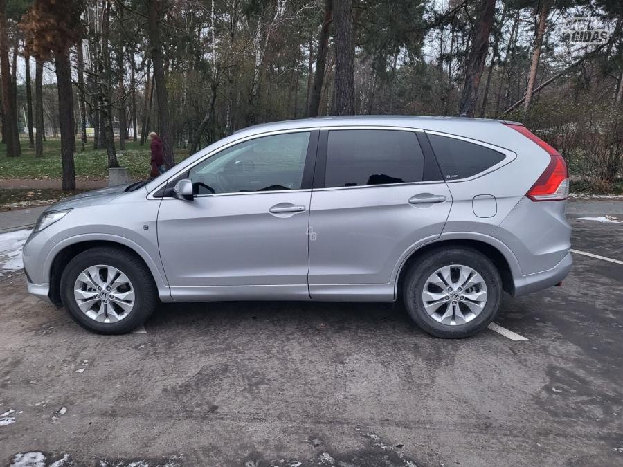 Honda CR-V 2012 in Klaipeda, with an engine capacity of 2.40 L and mileage of 30 thousand km for 10700 €, photo 1 on AUTOMOTO.COM.LV