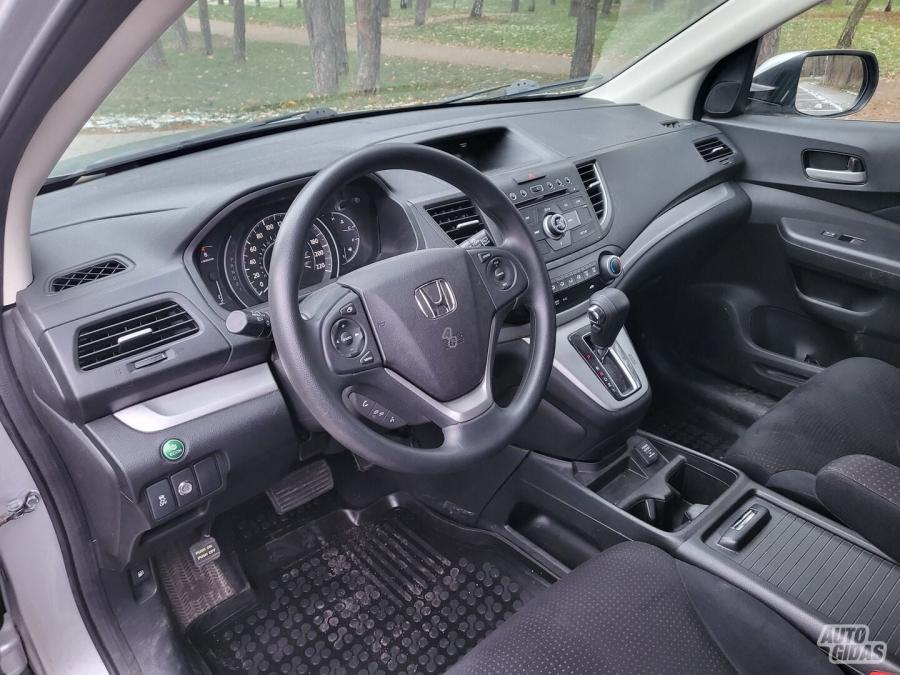 Honda CR-V 2012 in Klaipeda, with an engine capacity of 2.40 L and mileage of 30 thousand km for 10700 €, photo 4 on AUTOMOTO.COM.LV