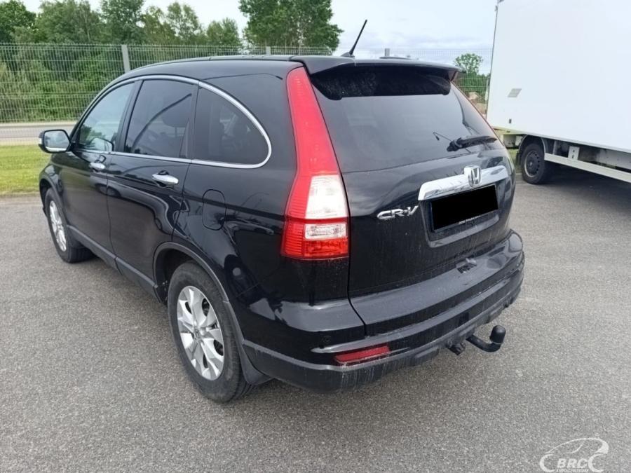Honda CR-V 2012 in Vilnius, with an engine capacity of 2.20 L and mileage of 338 thousand km for 5900 €, photo 3 on AUTOMOTO.COM.LV