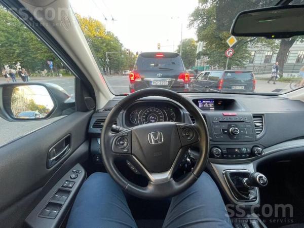 Honda CR-V 2013 Rīga, ar dzinēja tilpumu 2.00 L un nobraukumu 160 tūkst. km par 9900 €, foto 3 vietnē AUTOMOTO.COM.LV