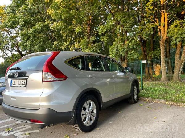 Honda CR-V 2013 Rīga, ar dzinēja tilpumu 2.00 L un nobraukumu 160 tūkst. km par 9900 €, foto 4 vietnē AUTOMOTO.COM.LV