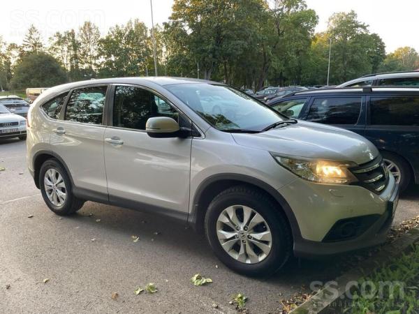 Honda CR-V 2013 Rīga, ar dzinēja tilpumu 2.00 L un nobraukumu 160 tūkst. km par 9900 €, foto 5 vietnē AUTOMOTO.COM.LV