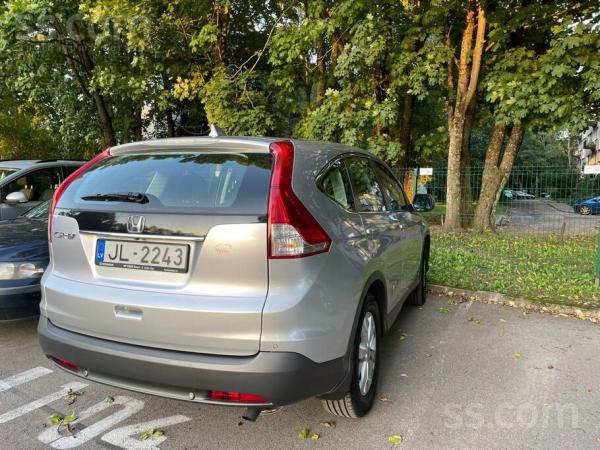 Honda CR-V 2013 Rīga, ar dzinēja tilpumu 2.00 L un nobraukumu 160 tūkst. km par 9900 €, foto 6 vietnē AUTOMOTO.COM.LV
