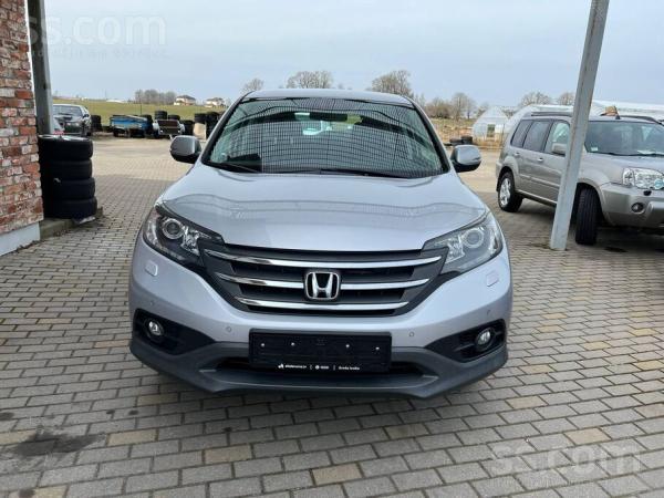 Honda CR-V 2013 in Talsi, with an engine capacity of 1.60 L and mileage of 274 thousand km for 12770 €, photo 2 on AUTOMOTO.COM.LV