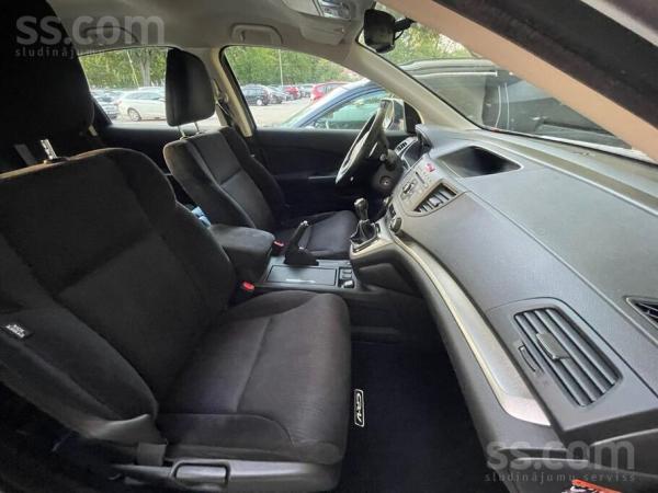 Honda CR-V 2013 in Riga, with an engine capacity of 2.00 L and mileage of 168 thousand km for 9100 €, photo 8 on AUTOMOTO.COM.LV