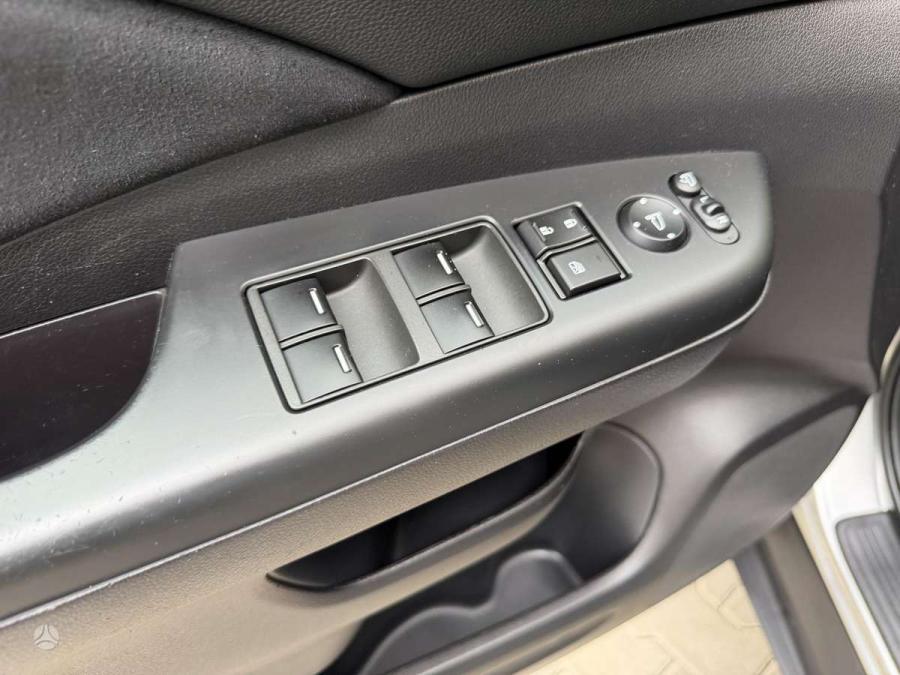 Honda CR-V 2014 Viļņa, ar dzinēja tilpumu 1.60 L un nobraukumu 230 tūkst. km par 9999 €, foto 16 vietnē AUTOMOTO.COM.LV
