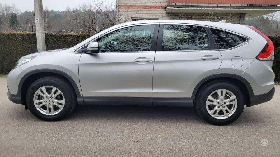 Honda CR-V 2015 in Prienai, with an engine capacity of 1.60 L and mileage of 207 thousand km for 10200 €, photo 3 on AUTOMOTO.COM.LV