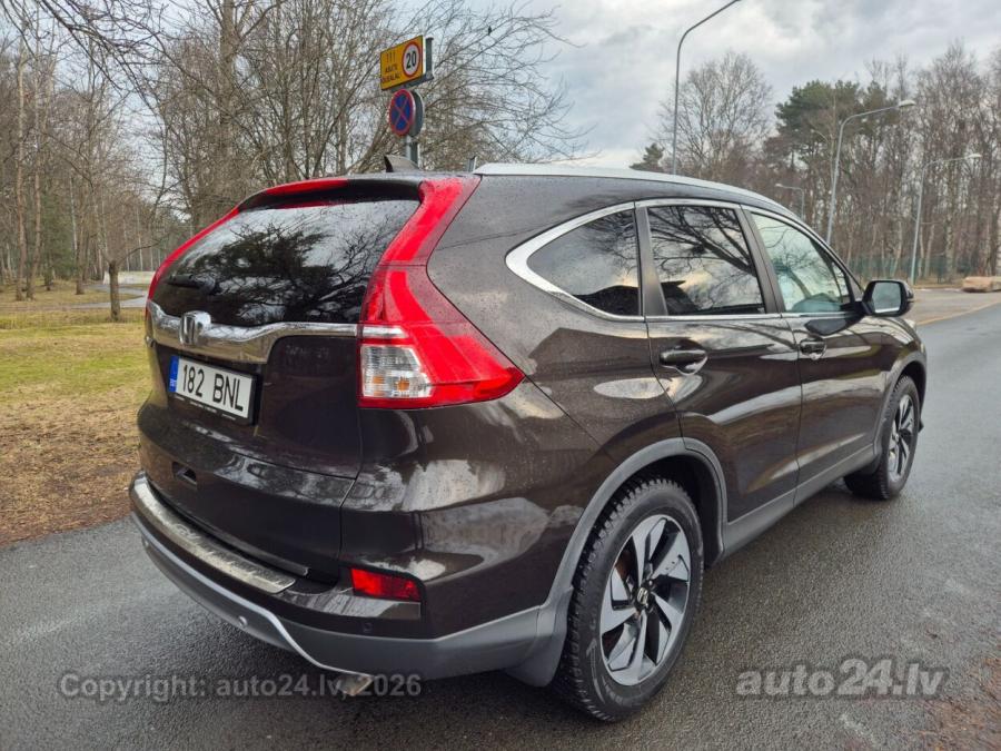 Honda CR-V 2015 in Tallinn, with an engine capacity of 2.00 L and mileage of 120 thousand km for 15999 €, photo 4 on AUTOMOTO.COM.LV