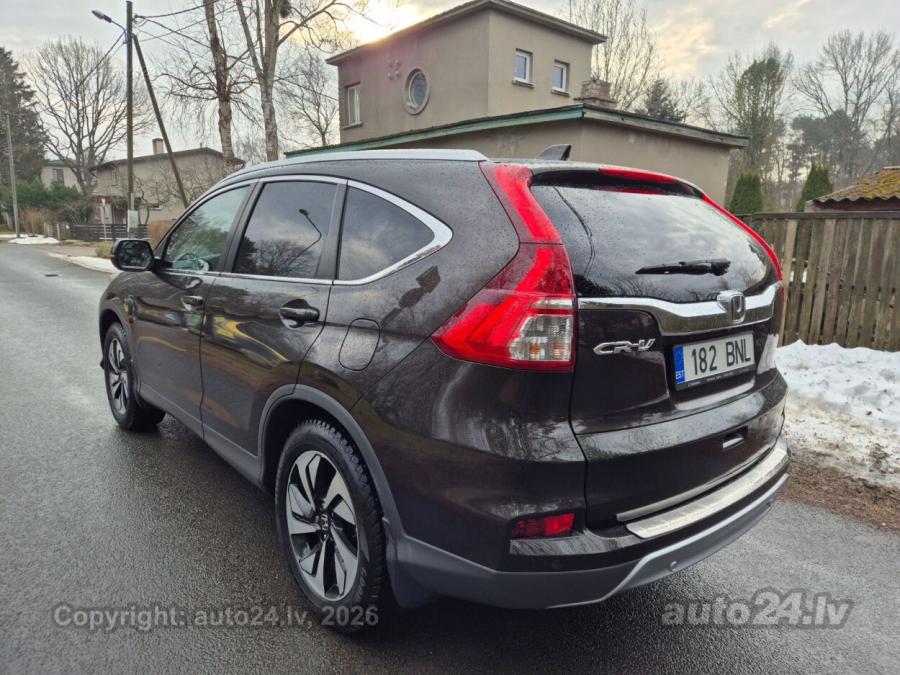 Honda CR-V 2015 in Tallinn, with an engine capacity of 2.00 L and mileage of 120 thousand km for 15999 €, photo 5 on AUTOMOTO.COM.LV