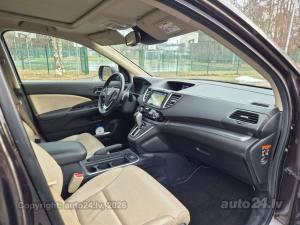 Honda CR-V 2015 in Tallinn, with an engine capacity of 2.00 L and mileage of 120 thousand km for 15999 €, photo 9 on AUTOMOTO.COM.LV