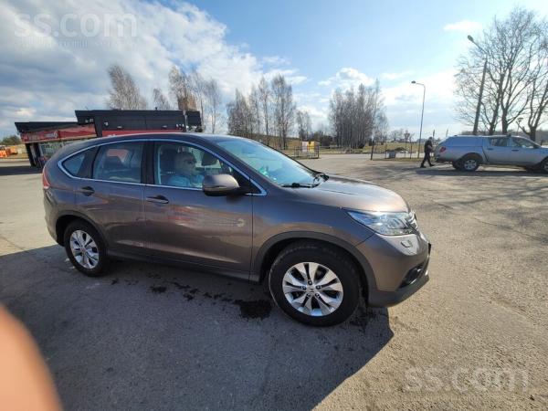 Honda CR-V 2015 Rīga, ar dzinēja tilpumu 1.60 L un nobraukumu 241 tūkst. km par 8900 €, foto 7 vietnē AUTOMOTO.COM.LV