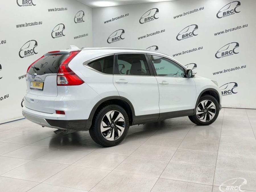 Honda CR-V 2015 in Vilnius, with an engine capacity of 1.60 L and mileage of 243 thousand km for 12900 €, photo 3 on AUTOMOTO.COM.LV