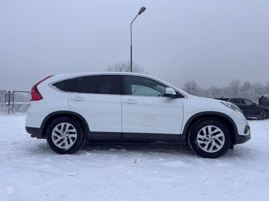 Honda CR-V 2016 in Alytus, with an engine capacity of 1.60 L and mileage of 247 thousand km for 10500 €, photo 8 on AUTOMOTO.COM.LV