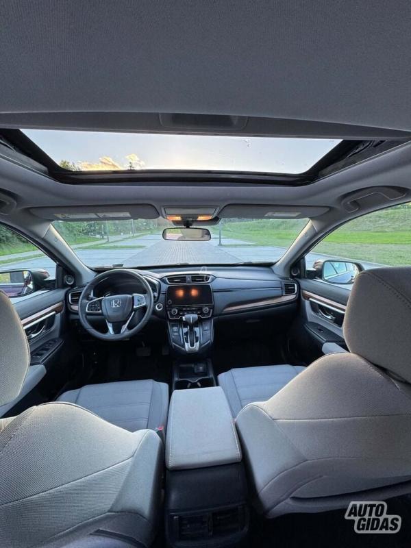 Honda CR-V 2017 in Jurbarkas, with an engine capacity of 1.50 L and mileage of 120 thousand km for 17200 €, photo 7 on AUTOMOTO.COM.LV