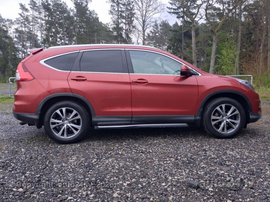 Honda CR-V 2018 in Tallinn, with an engine capacity of 1.60 L and mileage of 147 thousand km for 18500 €, photo 3 on AUTOMOTO.COM.LV