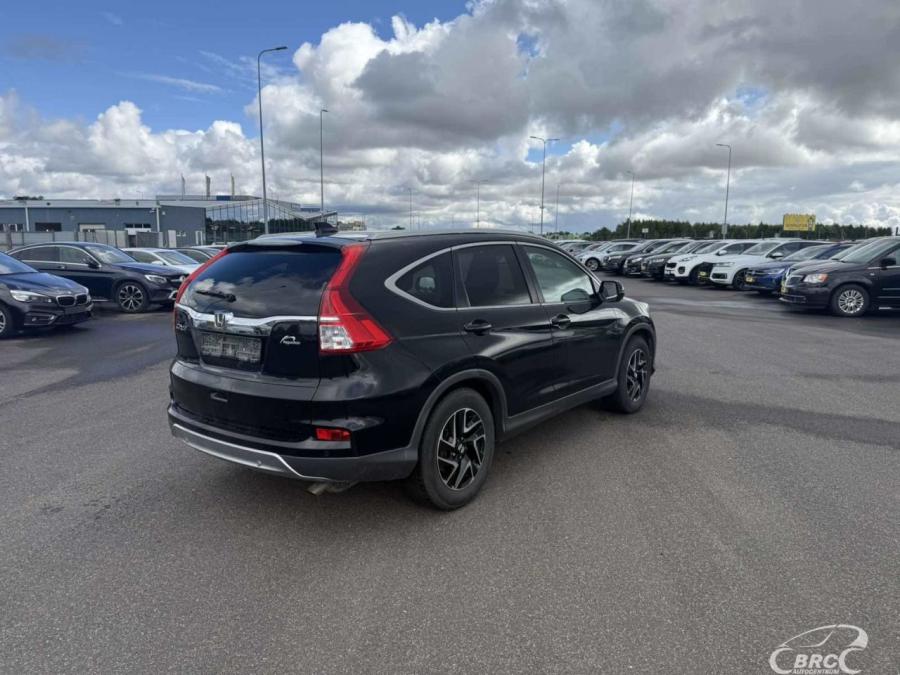Honda CR-V 2018 in Vilnius, with an engine capacity of 2.00 L and mileage of 328 thousand km for 12900 €, photo 3 on AUTOMOTO.COM.LV
