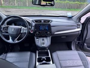 Honda CR-V 2021 in Riga, with an engine capacity of 2.00 L and mileage of 42 thousand km for 26300 €, photo 3 on AUTOMOTO.COM.LV