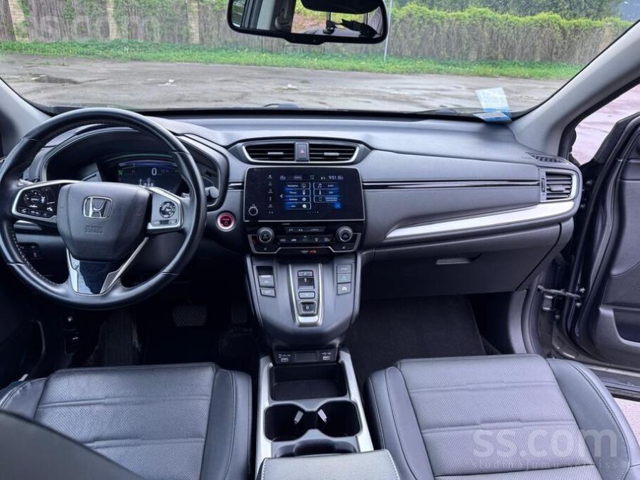 Honda CR-V 2021 in Riga, with an engine capacity of 2.00 L and mileage of 42 thousand km for 26300 €, photo 3 on AUTOMOTO.COM.LV