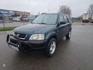 Green Honda CR-V 1998 in Vilnius, with an engine capacity of 2.00 L and mileage of 293 thousand km for 1350 €, photo 6 on AUTOMOTO.COM.LV