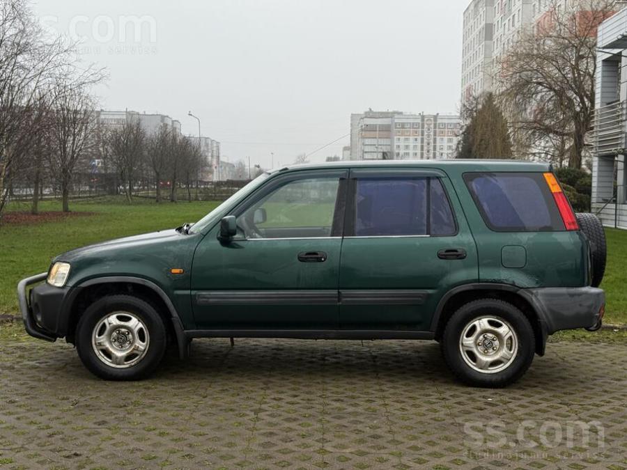 Green Honda CR-V 1999 in Riga, with an engine capacity of 2.00 L and mileage of 422 thousand km for 725 €, photo 2 on AUTOMOTO.COM.LV