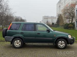 Green Honda CR-V 1999 in Riga, with an engine capacity of 2.00 L and mileage of 422 thousand km for 725 €, photo 6 on AUTOMOTO.COM.LV