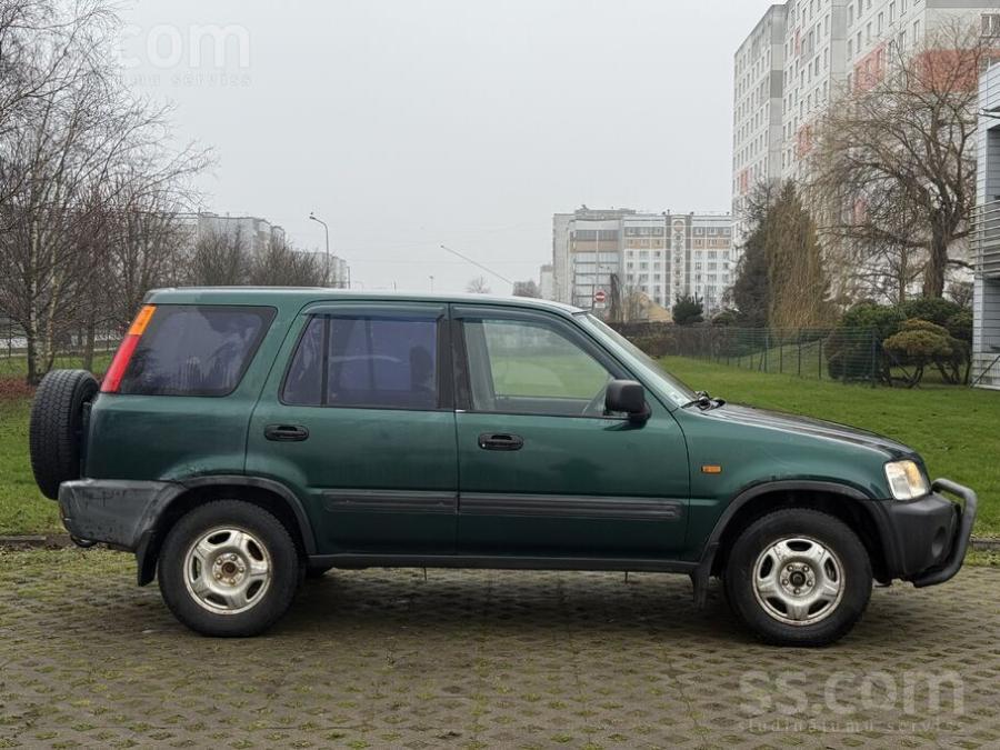 Green Honda CR-V 1999 in Riga, with an engine capacity of 2.00 L and mileage of 422 thousand km for 725 €, photo 6 on AUTOMOTO.COM.LV