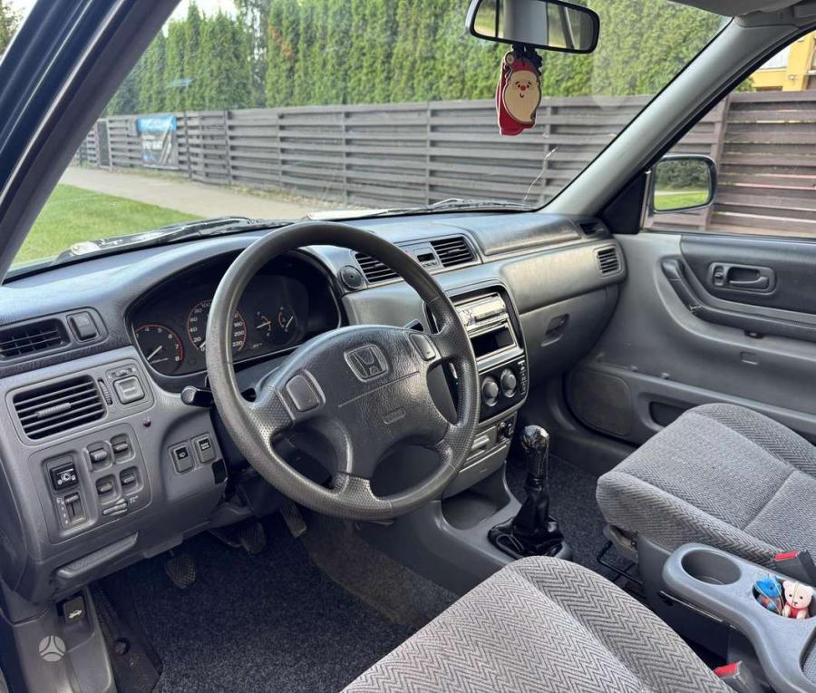 Zaļš Honda CR-V 1999 Viļņa, ar dzinēja tilpumu 1.97 L un nobraukumu 365 tūkst. km par 1650 €, foto 12 vietnē AUTOMOTO.COM.LV