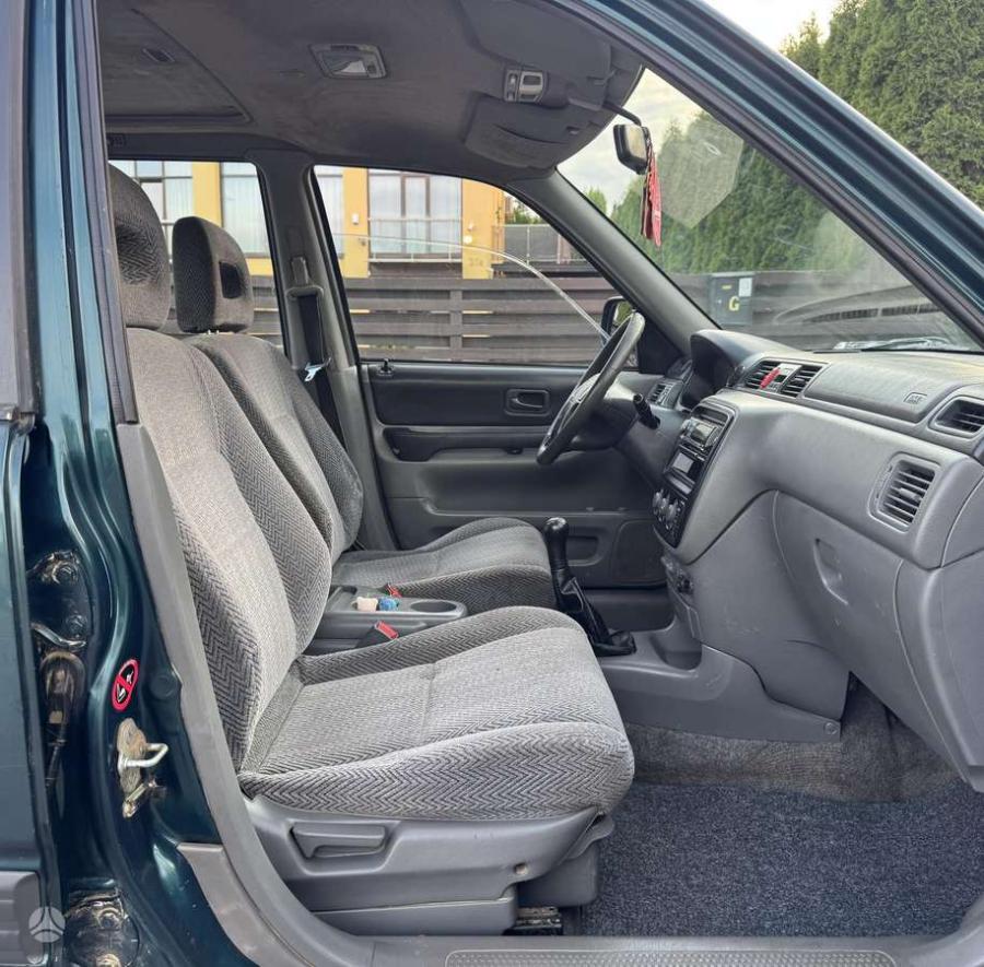 Zaļš Honda CR-V 1999 Viļņa, ar dzinēja tilpumu 1.97 L un nobraukumu 365 tūkst. km par 1650 €, foto 14 vietnē AUTOMOTO.COM.LV