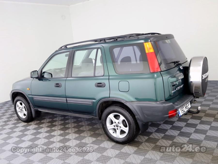 Green Honda CR-V 2001 in Tallinn, with an engine capacity of 2.00 L and mileage of 173 thousand km for 1399 €, photo 4 on AUTOMOTO.COM.LV